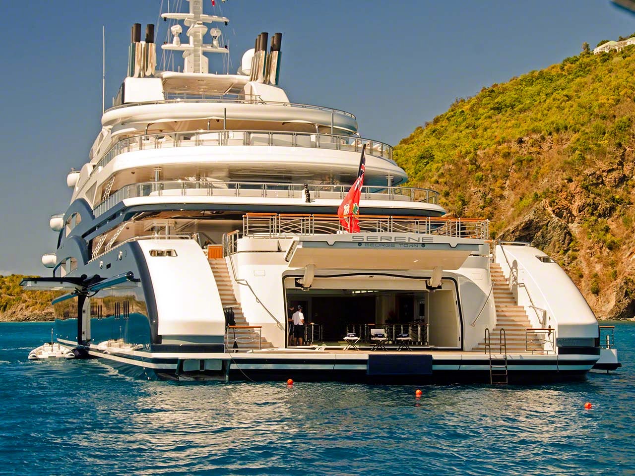 El Blog del Caballero Cantos: El mega yate "Serene"